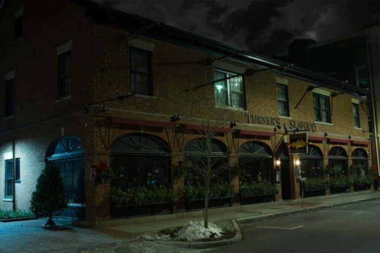 Salem: Boos and Brews Haunted Pub Crawl - Exploring Salem’s Haunted Nightlife: What to Expect