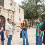 San Antonio: The Alamo Guided Tour in Spanish - The Guided Tour Experience in Detail