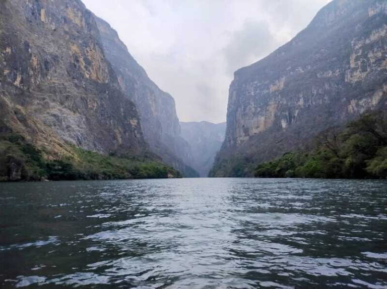 San Cristobal: Sumidero Canyon and Botanero Restaurant Tour - A Cultural Twist: The Botanero Experience