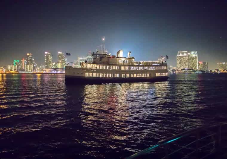 San Diego: New Year's Eve Early Buffet Dinner Cruise - The Itinerary: What to Expect