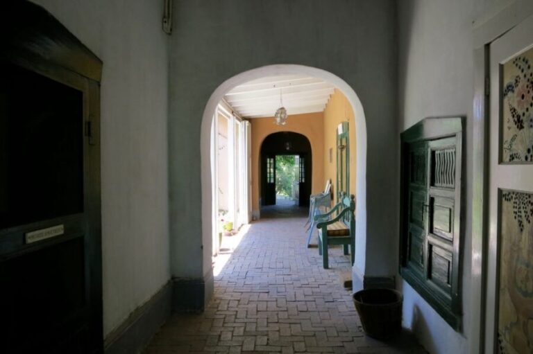 Santa Fe: Canyon Road Art & History Walking Tour - Who Will Love This Tour?