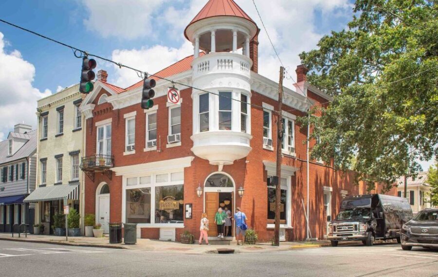 Savannah: Southern and Secret Food Tour - Daily Route and Stops