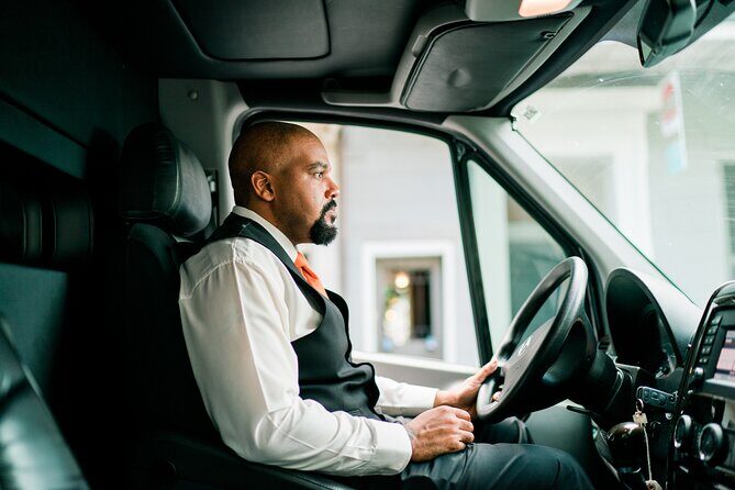 Seattle Arrival Chauffeur Driven Airport Transport - Who Should Consider This Transfer?