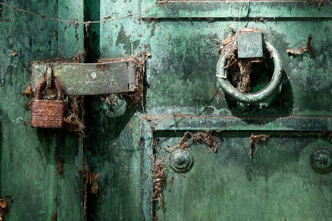 Self-Guided Audio Ghost Tour Through Savannah Shadows - A Closer Look: What This Tour Offers