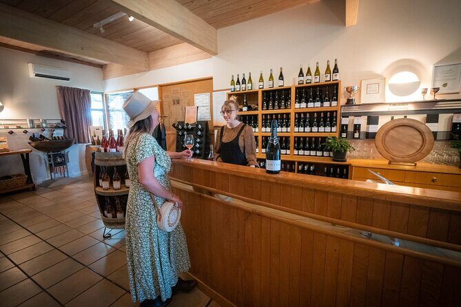 Self-guided E-bike cycle tour with private wine tasting - The Winery Experience: Seifried Estate