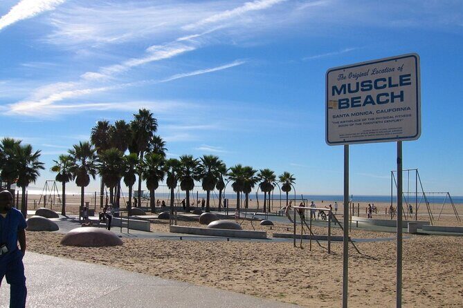 Self-Guided Santa Monica Scavenger Hunt: The Dessert of L.A. - Who Will Love This Activity?