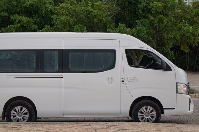 Shared Shuttle to Cancun Hotel Zone - Transportation and Group Size