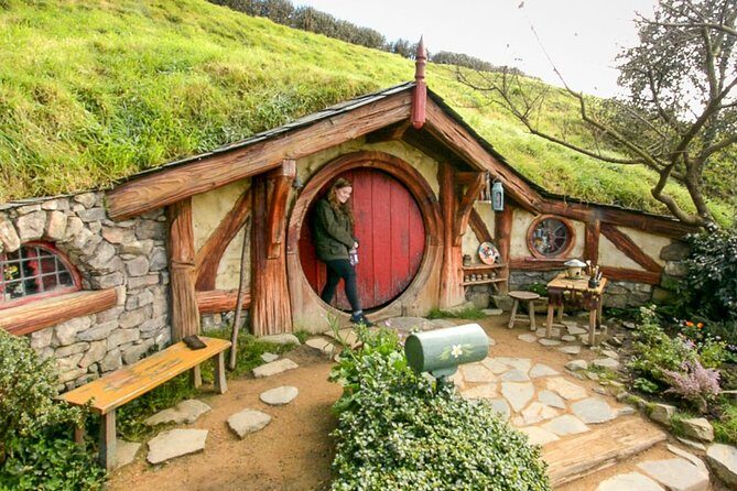 Small-Group Hobbiton Tour from Auckland with Party Marquee Lunch - The Journey to Middle-earth: What to Expect on the Drive
