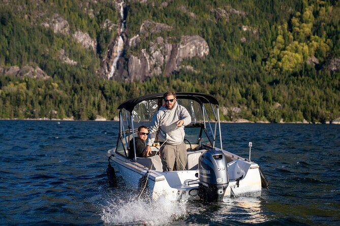 Squamish 4hr Rental 17ft Fiberglass Hourston with 70HP Engine - Why This Tour Stands Out