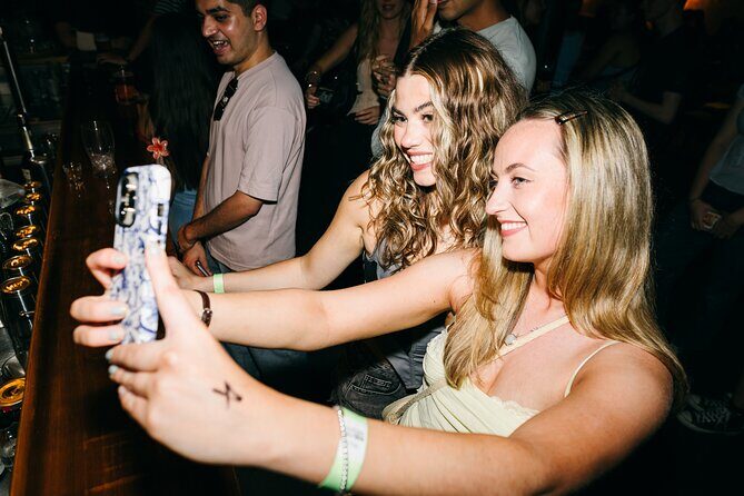 St Kilda Pub Crawl: 5 Free Drinks & The Best Bars of Melbourne - The Group Experience and Guides