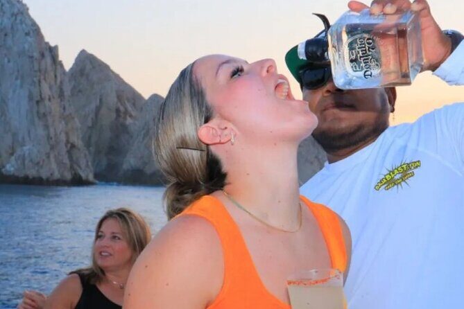 Sunset Boat Tour Includes Open Bar and Dinner - Practicalities: What You Need to Know