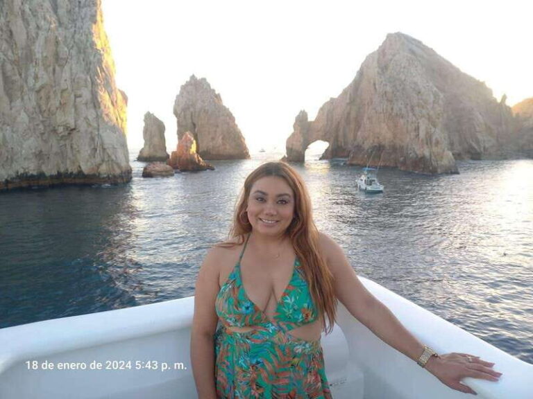 Sunset Dinner Tour - The Cruise Experience: Views, Food, and Entertainment