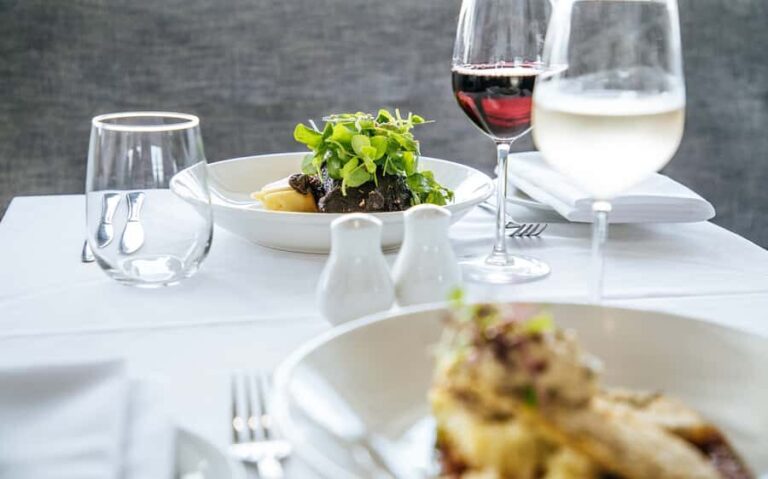 Sydney: 2-Course All Inclusive Lunch Harbour Cruise - Who Will Love This Experience?