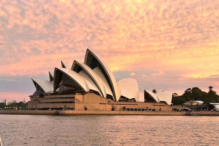 Sydney: Golden Glow Sunset Harbour Cruise with 1 Drink - The Small-Group Difference