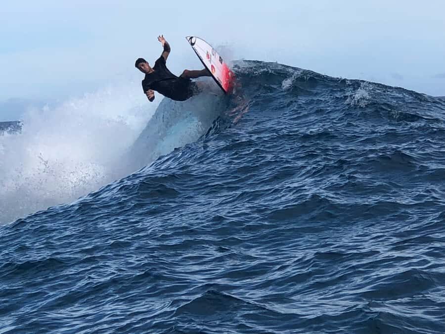 Teahupoo : First row Tahiti Pro taxi boat Tour - The Experience in Detail