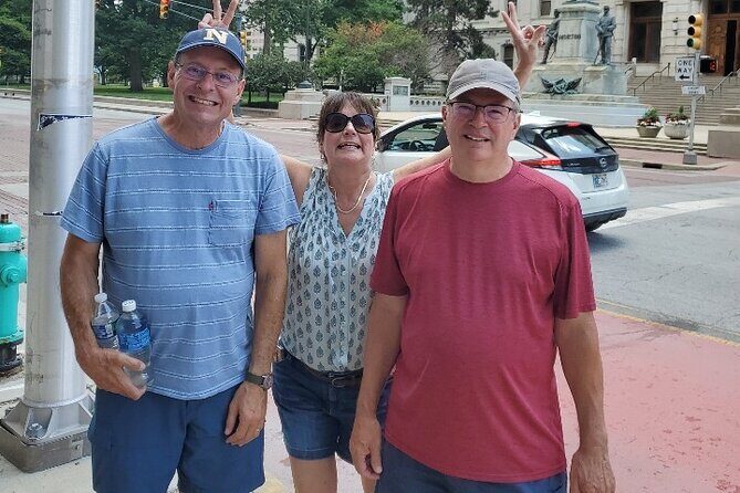 Thrilling Downtown Scavenger Hunt Game in Milwaukee - What is Crazy Dash and How Does It Work?