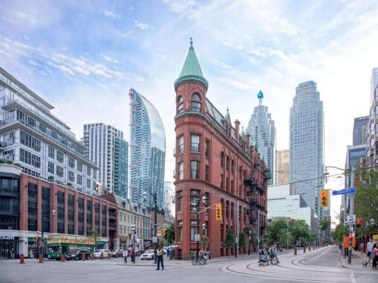 Toronto: City Highlights Walking Tour | 3-Hour - Value for Money