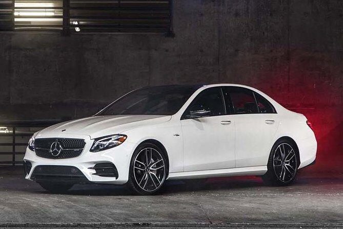 Town Car Hire Melbourne Airport To CBD - Who Is This Service Best For?