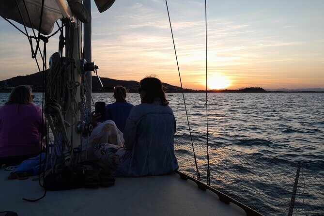 Townsville Sunset Sail Cruise Boat Tour Charter Hire Sailing Hire - The Experience: Drinks, Views, and Atmosphere