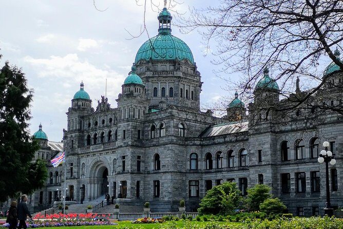 Two-Hour Luxury City Tour of Victoria - What’s Included and What’s Not