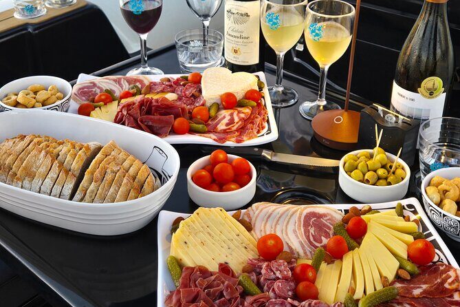 Unforgettable sunset against Moorea - Who Will Love This Tour?