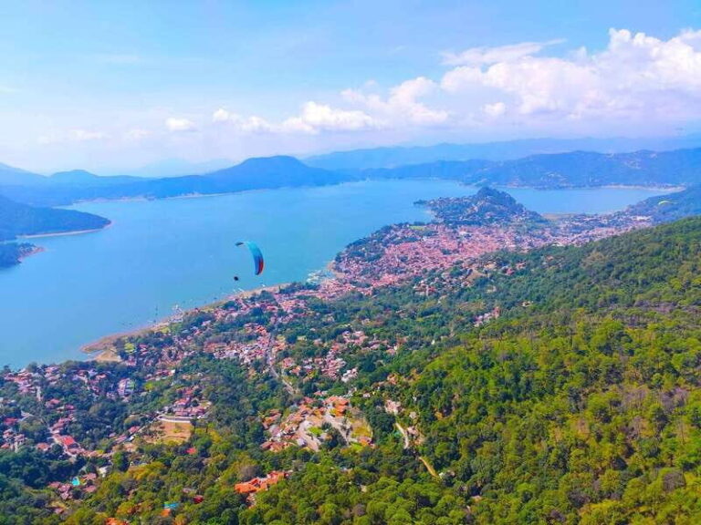 Valle de Bravo: Paragliding flight - The Experience from a Traveler’s Perspective