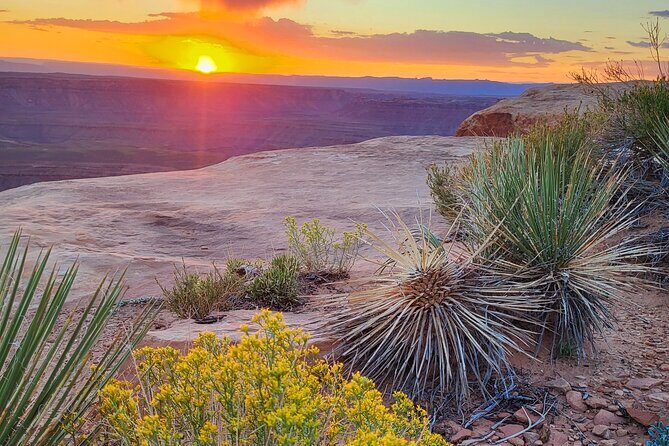 Valley of the Gods Sunset Tour - The Moki Dugway: An Adventure in Itself