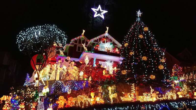 Vancouver: Christmas Tour with Light Festival Entrance - The Itinerary in Detail