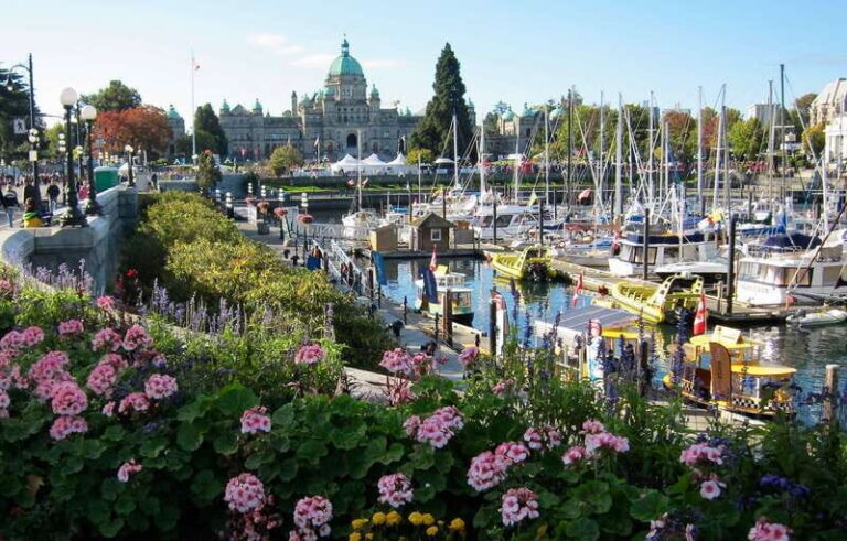Vancouver: Private Victoria and Butchart Gardens Ferry Tour - The Scenic Ferry Ride: Views That Stick with You