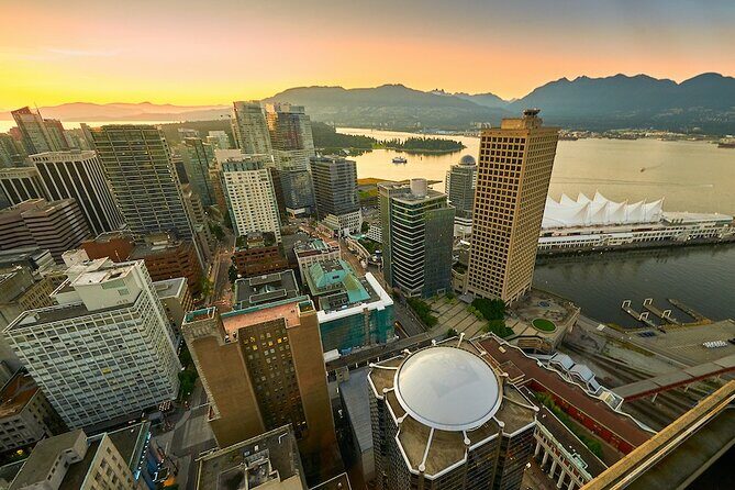 Vancouver Small Group Night Tour w/Capilano + Grouse Mtn Dinner - Deep Dive into the Experience