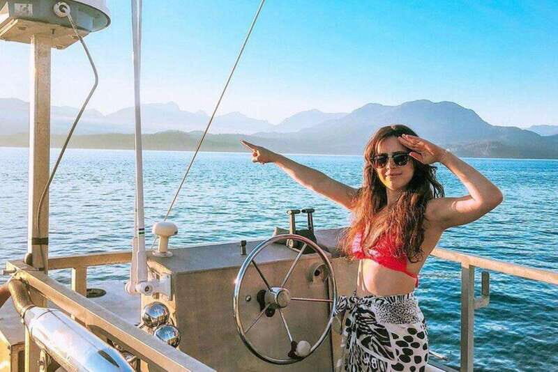 Vancouver: Sunset Boat Cruise with Complementary Bubbly - Why This Cruise Stands Out