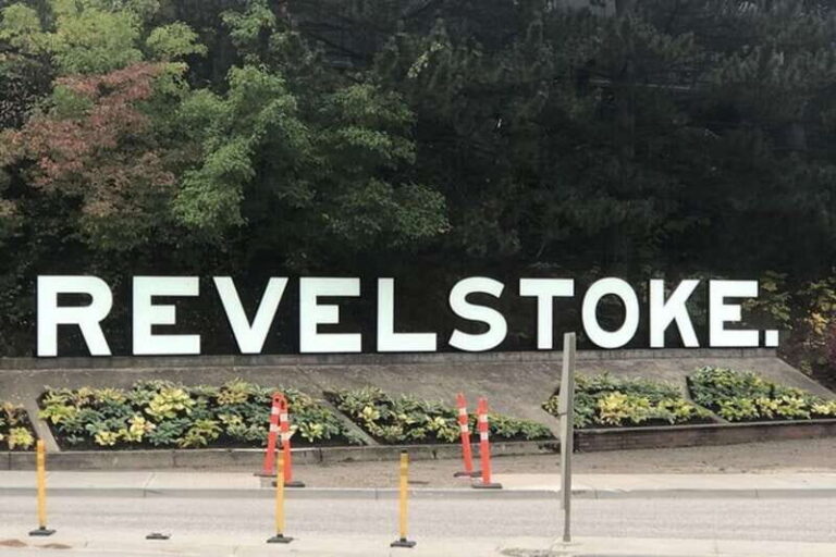 Vancouver to Revelstoke 2 days Ski and Snowboarding Tour - Exploring the Itinerary and What Makes This Tour Special