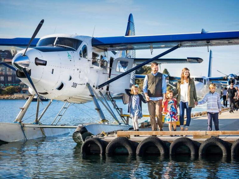 Victoria: Panorama Scenic Seaplane Tour - The Crew and Experience