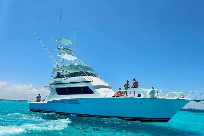 VIP Catamaran Yacht Rental in Cancun - The Sum Up