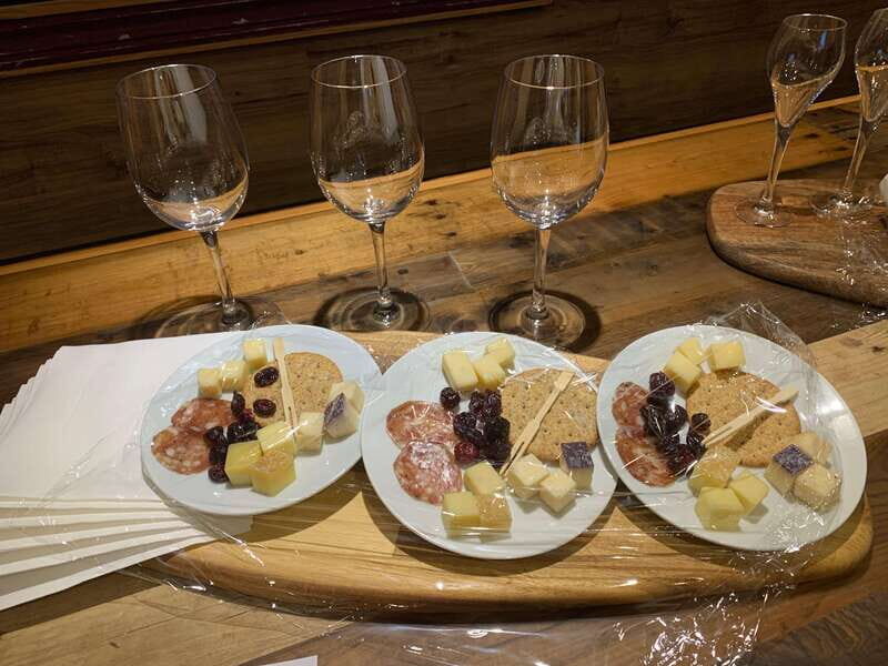 Wine & Cheese Afternoon Wine Tours in NOTL - A Deep Dive into the Experience