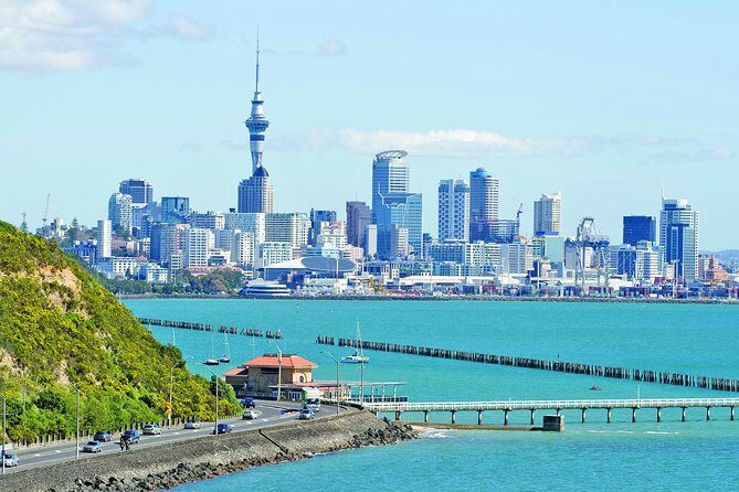 2 Night Auckland - Arrival Option with Hobbiton and Waitomo Caves - Seamless Arrival and Central Auckland Stay