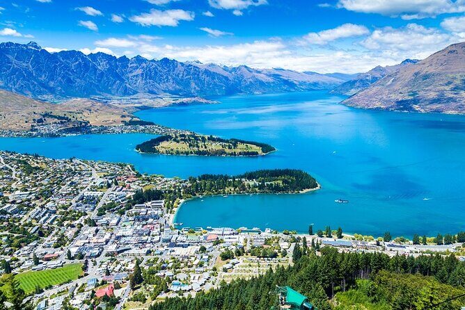 Arrival Transfer: Airport CHC to Christchurch by Luxury Van - The Vehicle — Luxurious and Spacious