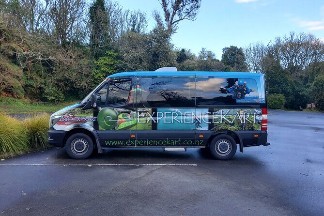 Auckland Airport Private Transfers in a Luxury Minibus - The Journey to Auckland City