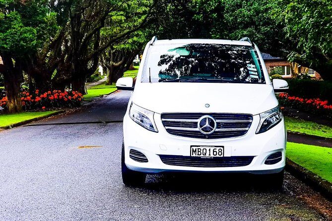 Auckland's premium luxury transfers from/to Airport / North Shore - Why Choose Brightlane’s Luxury Transfers?