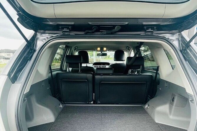 Deluxe Transfers - Auckland Airport - How the Service Works: Booking and Confirmation