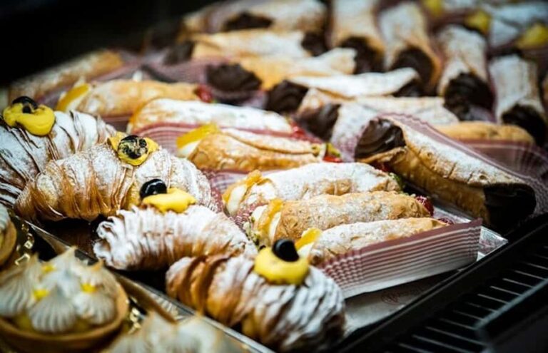 Flavours of Melbourne Night Trail - Breaking Down the Itinerary: What to Expect at Each Stop