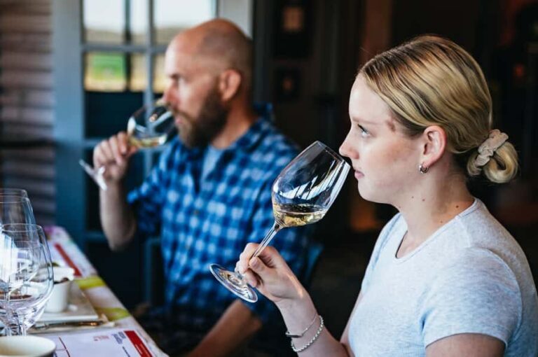 Granite Belt: Winemakers Winetasting Experience & Cheese - The Itinerary: What to Expect