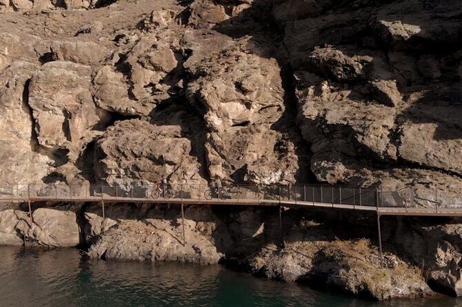 Lake Dunstan E-Bike Trail Adventure - The 42 km Lake Dunstan Trail: From Easy to Technical