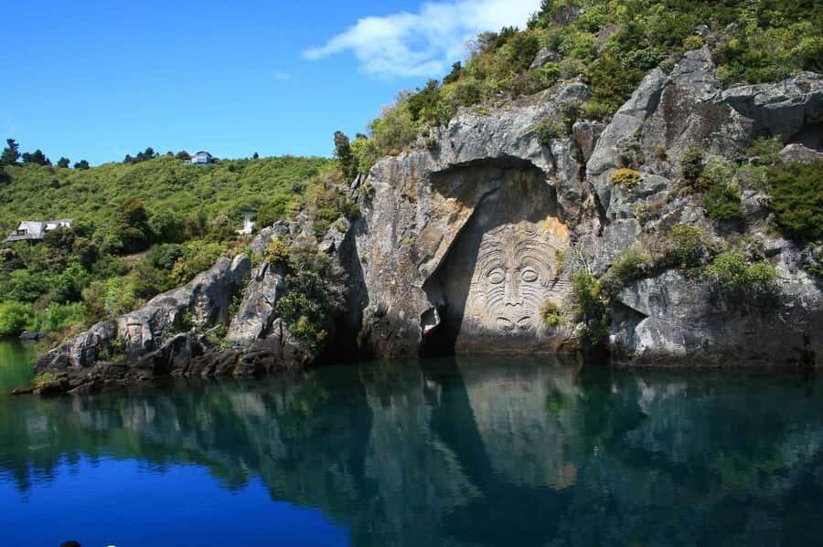 Lake Taupo: Maori Rock Carvings 10.30 AM 1.5-Hour Cruise - A Deep Dive into the Experience