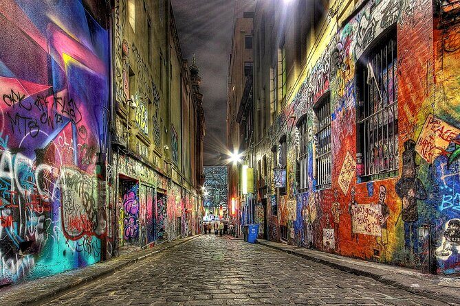 Melbourne's Secret Scavenger Hunt - Frozen Idols, Shifting Walls - Who Will Love This Experience?