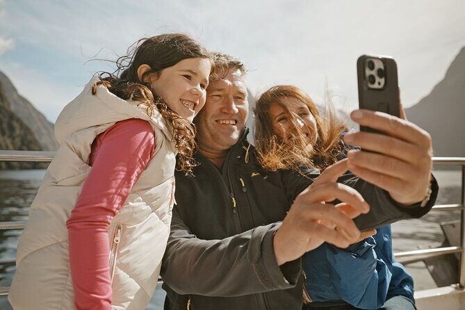 Milford Sound Nature and Te Anau Farm Visit Over 2 Days - Day Two: Te Anau Farm Experience