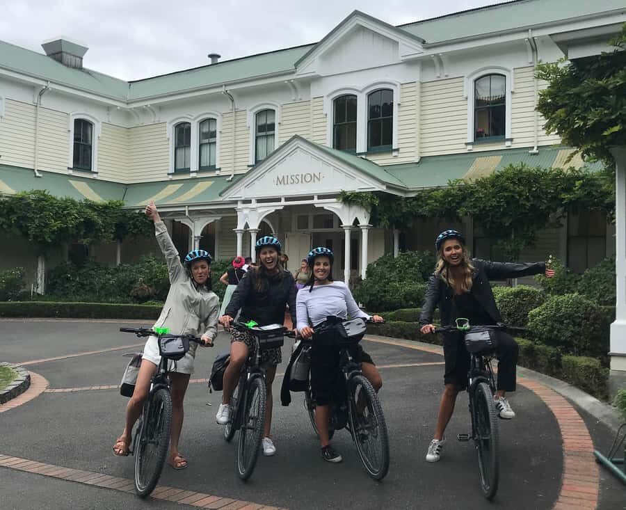 Napier: Cruise Self-Guided Cycle Ride to Winery - Half Day - What Reviewers Say
