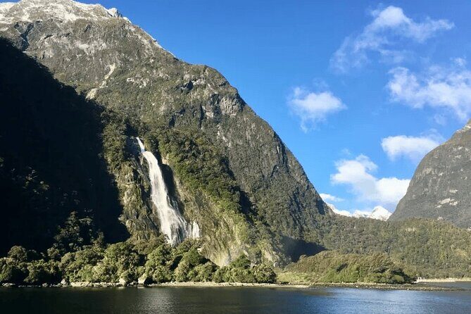 Private Day tour to Milford Sound from Queenstown - The Journey Begins: From Queenstown to Fiordland