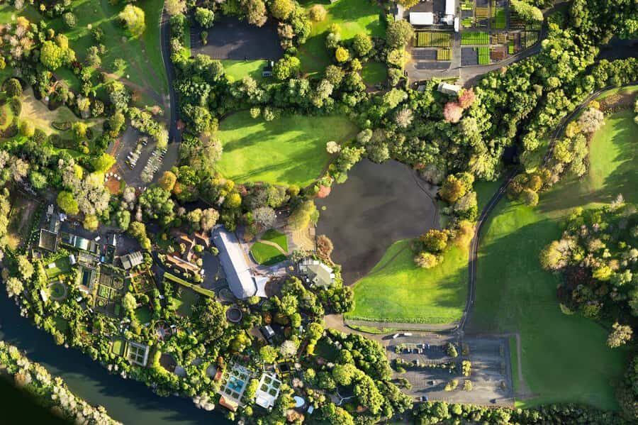 Rotorua: to Auckland via WaiOTapu, Taupo & Hamilton Gardens - An In-Depth Look at What Makes This Tour Stand Out