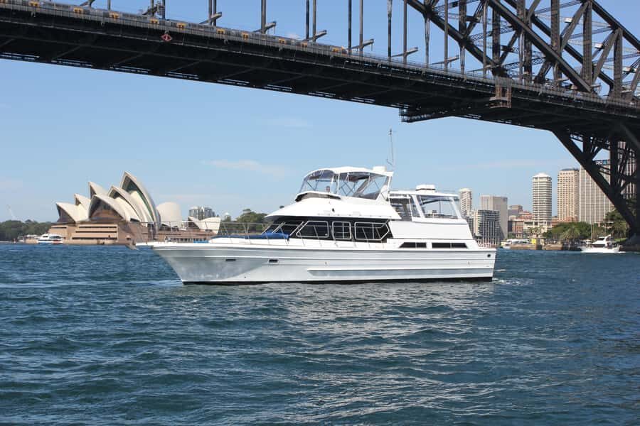 Sydney: Harbour Cruise with Gourmet BBQ Lunch, Beer and Wine - Who Would Love This Tour?